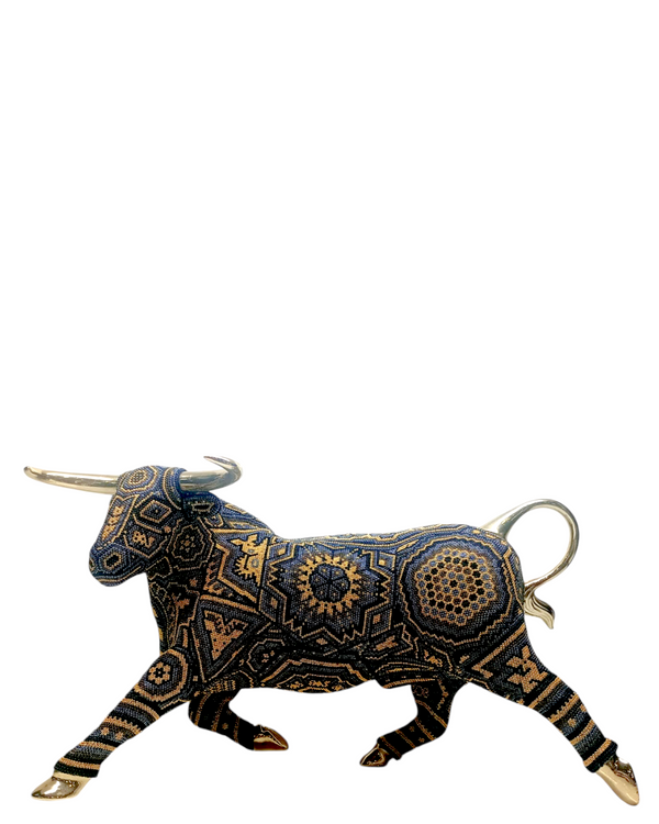 TORO BRAVO CON ORO ARTE HUICHOL 30 CM - Caracol Púrpura